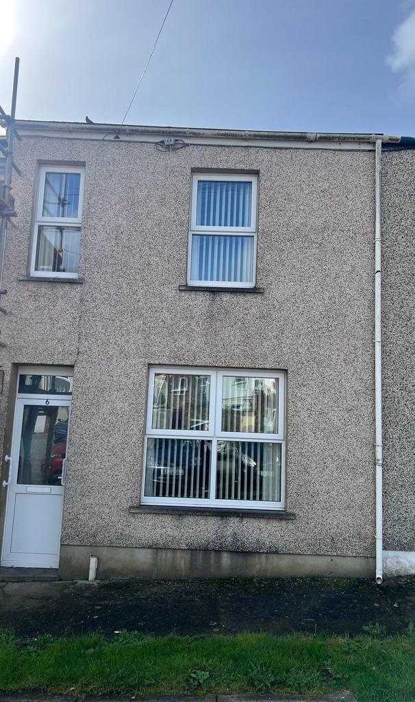 Milford Haven, Pembrokeshire, SA73 2 bed terraced house - £105,000