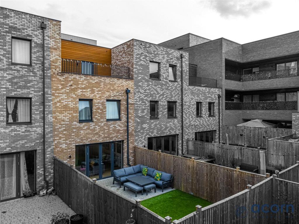 399 Edgware Road, 399 Edgware Road NW9 3 bed house for sale - £700,000