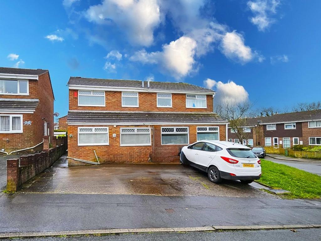 Heol Maerdy, Caerphilly, CF83 3PZ 3 bed semi-detached house - £220,000