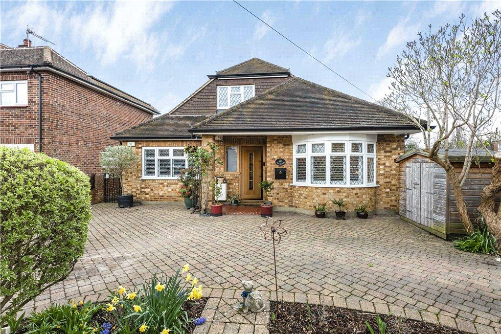 Holland Gardens, Egham, Surrey, TW20 5 bed bungalow for sale - £799,950