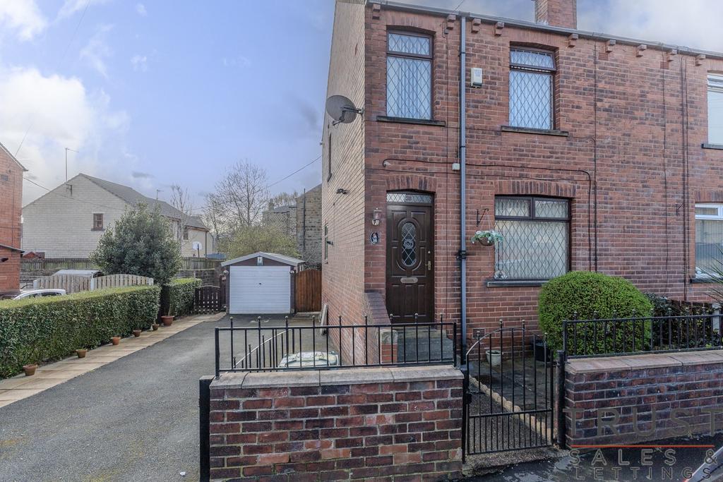 Batley WF17 3 bed end of terrace house - £190,000