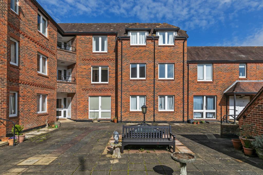 St. Swithun Street, Winchester, SO23 2 bed apartment for sale - £295,000