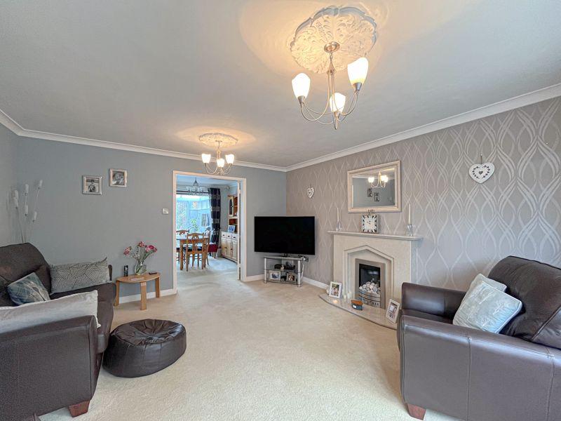 Hunslet Road, Burntwood, WS7 9LF 4 bed detached house - £440,000
