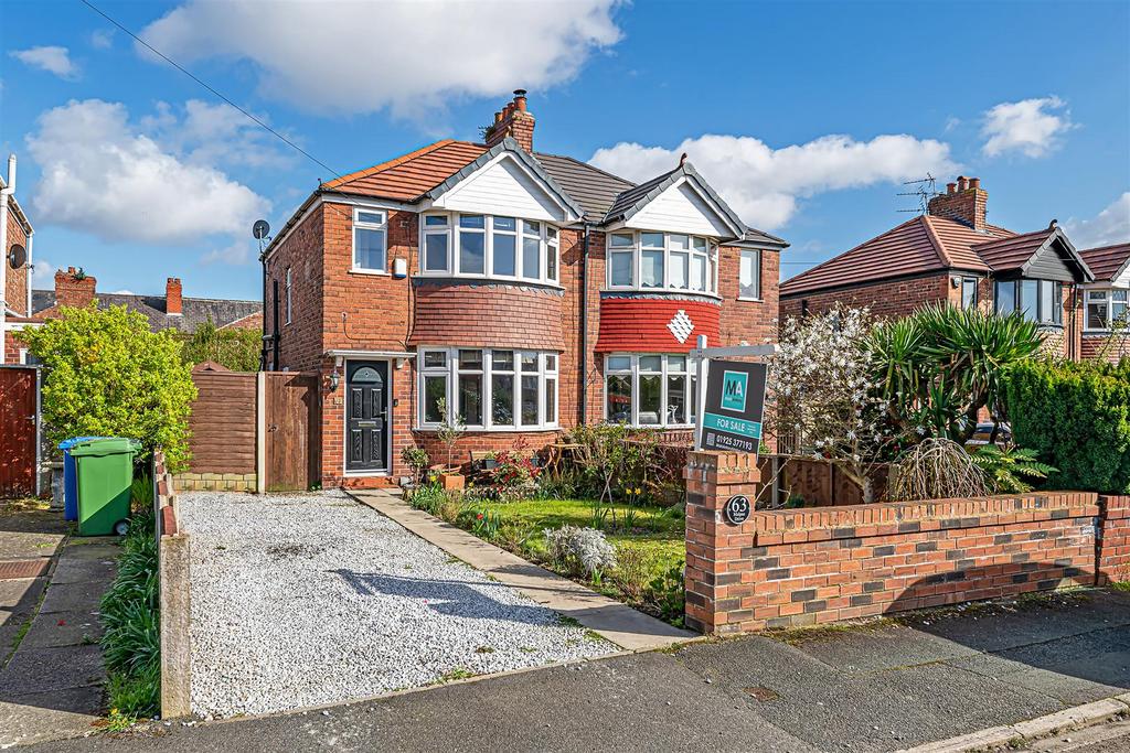 Malpas Drive, Great Sankey, Warrington 2 bed semi-detached house - £230,000