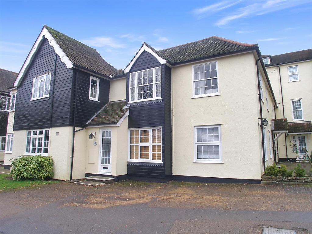 Cedar Court, Bishop's Stortford CM23 2 bed apartment - £225,000