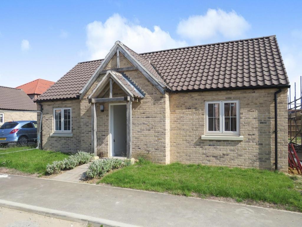 Earlsfield Lane, Methwold IP26 3 bed detached bungalow - £290,000