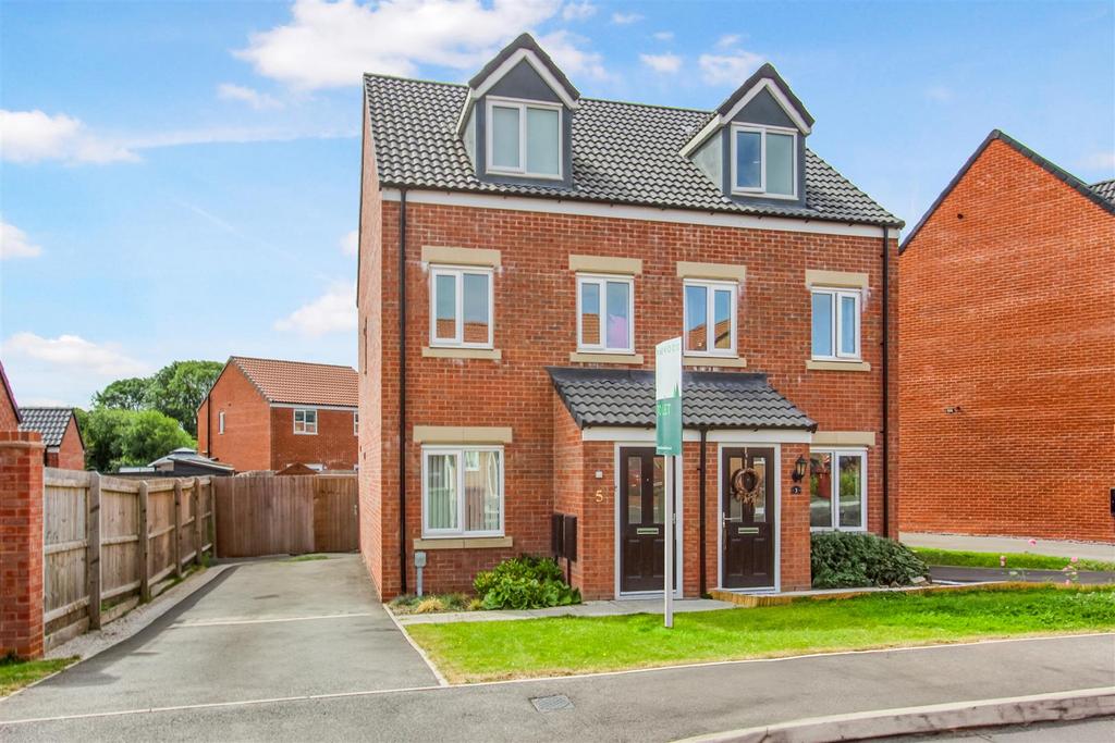 Emerald Drive, Chesterfield S41 3 bed semi-detached house - £1,050 pcm ...