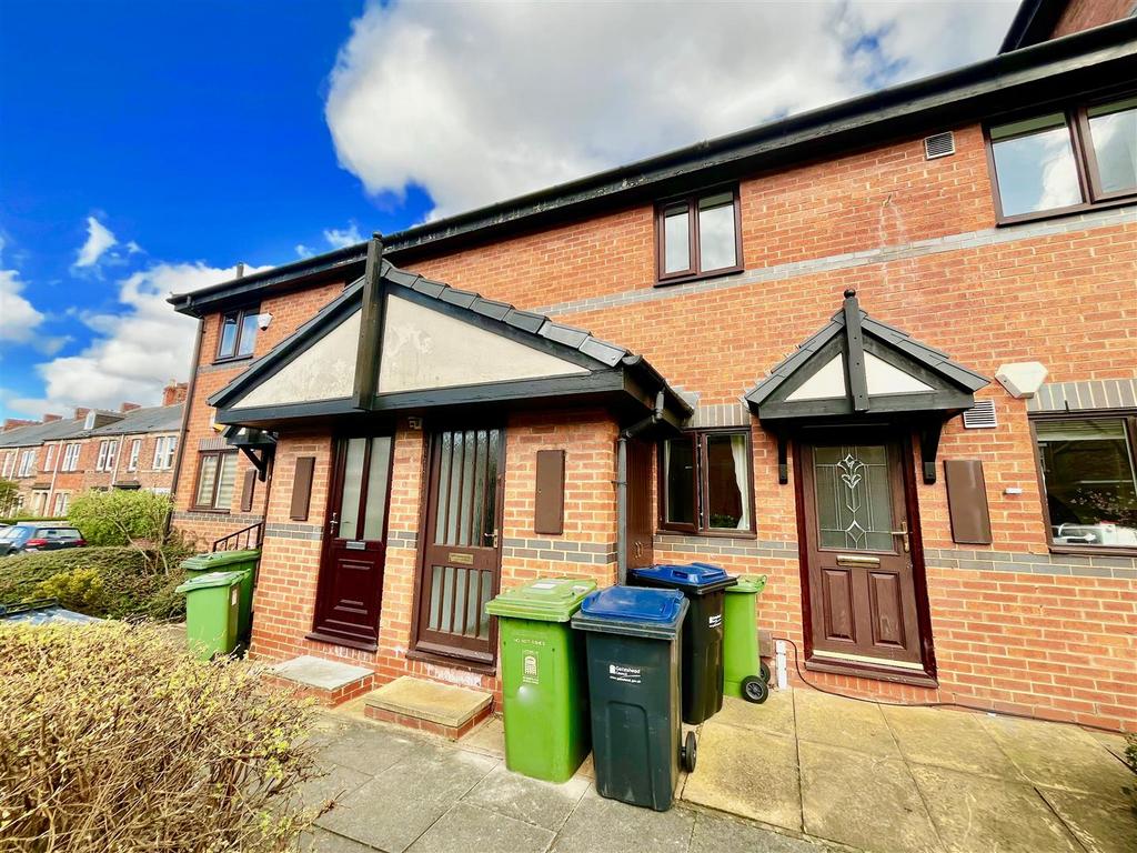 Shipley Court, Shipcote, Gateshead 2 bed apartment for sale - £105,000