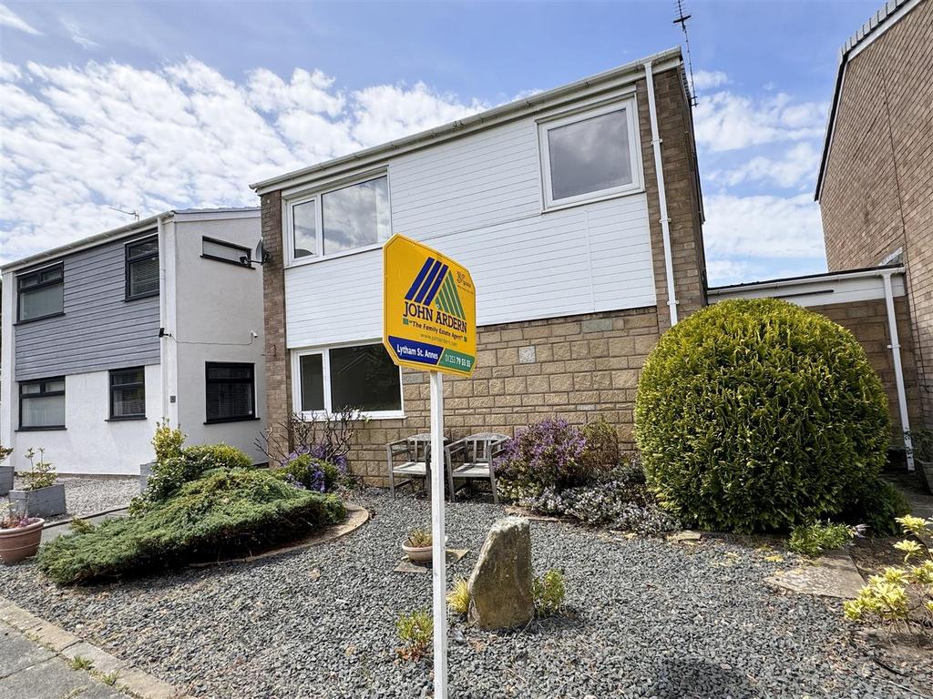 Alder Grove, Lytham 3 bed link detached house - £298,950