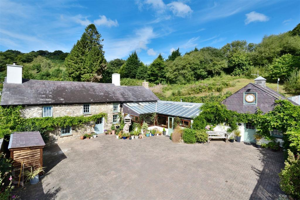 Llanwrda, Carmarthenshire, SA19 8DN 3 bed detached house for sale - £ ...