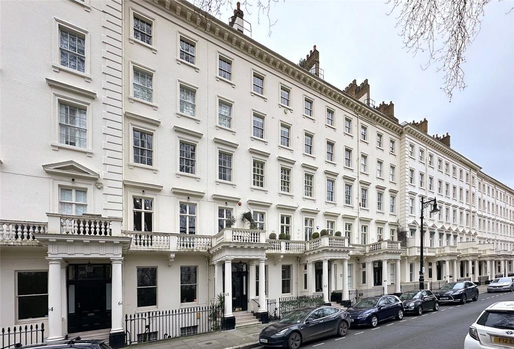 Warwick Square, London, SW1V 2 bed apartment - £795,000