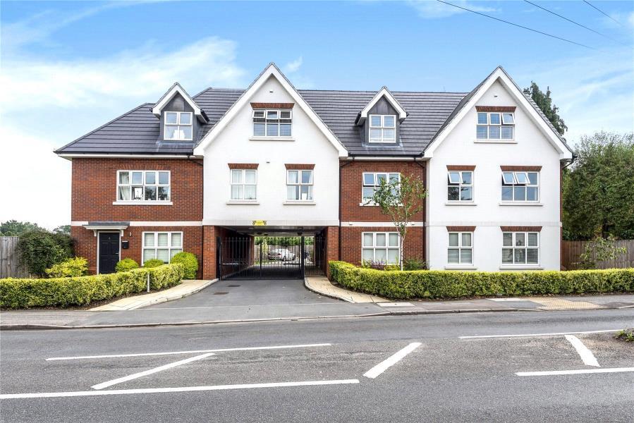 New Haw Road, Addlestone KT15 1 bed apartment - £1,295 pcm (£299 pw)