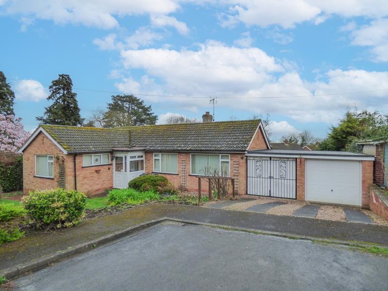 Green Lane, Malvern, WR14 4HT 3 bed bungalow - £350,000