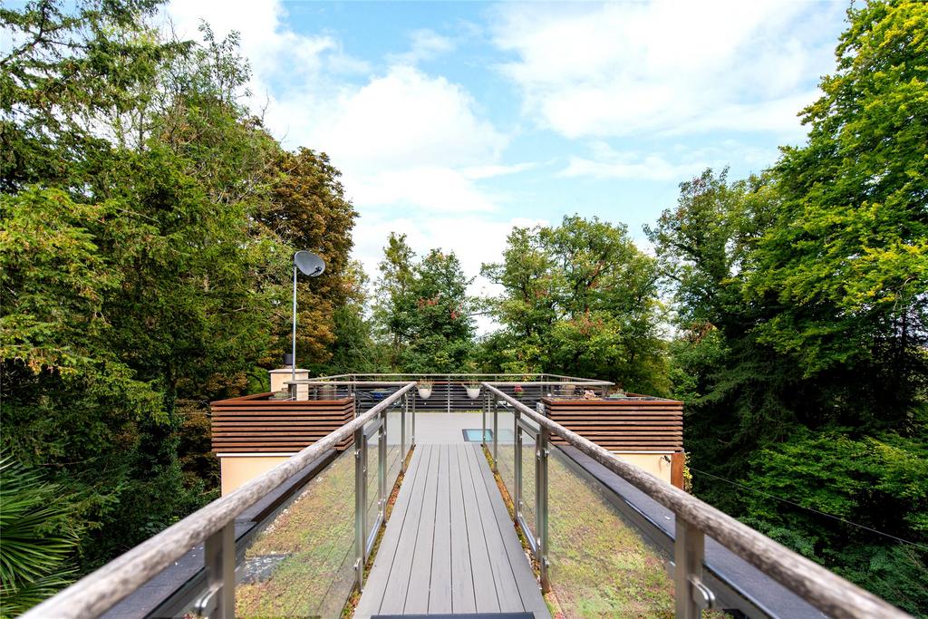 Warren Wood Drive, High Wycombe... 4 bed detached house - £1,250,000