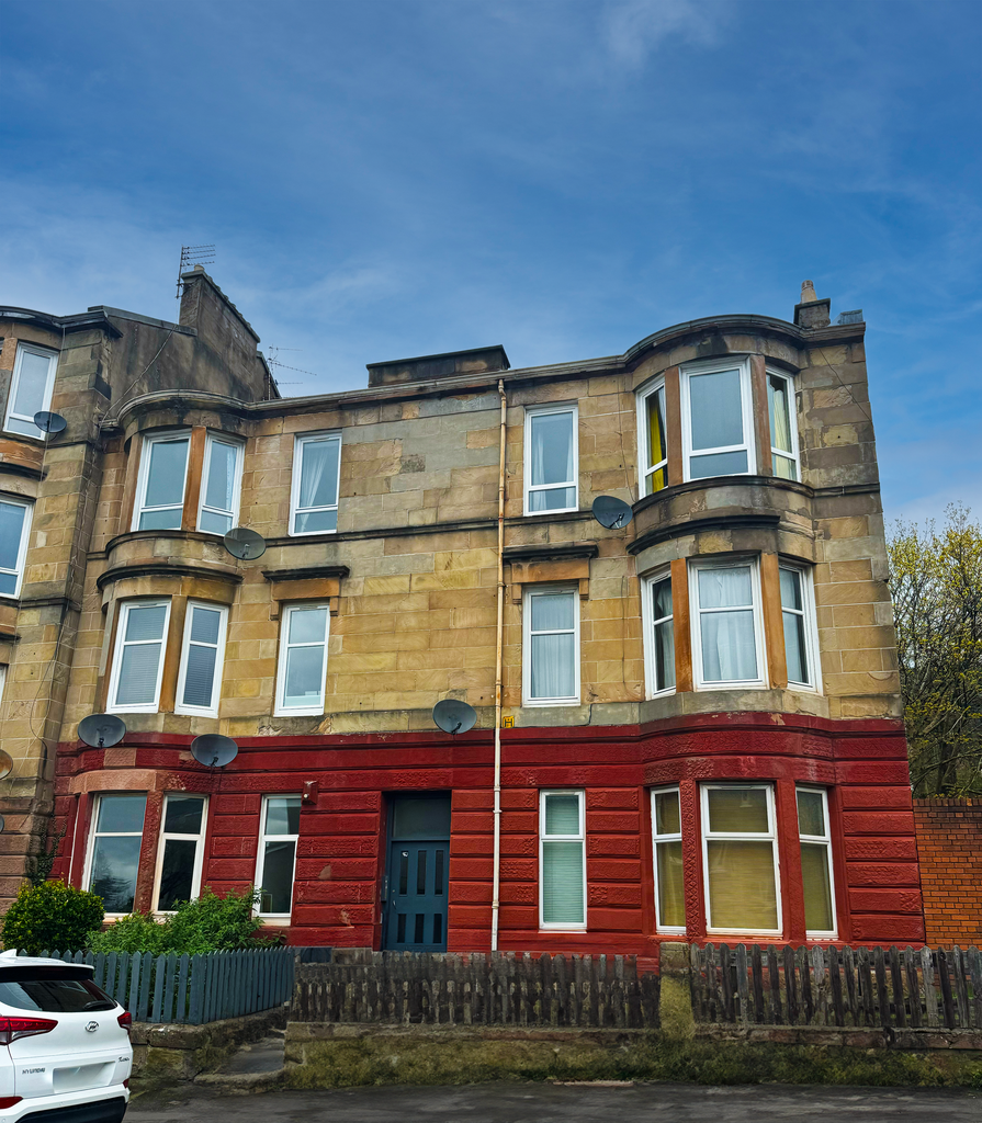 Broompark Drive, Glasgow G31 3 bed flat to rent - £1,850 pcm (£427 pw)
