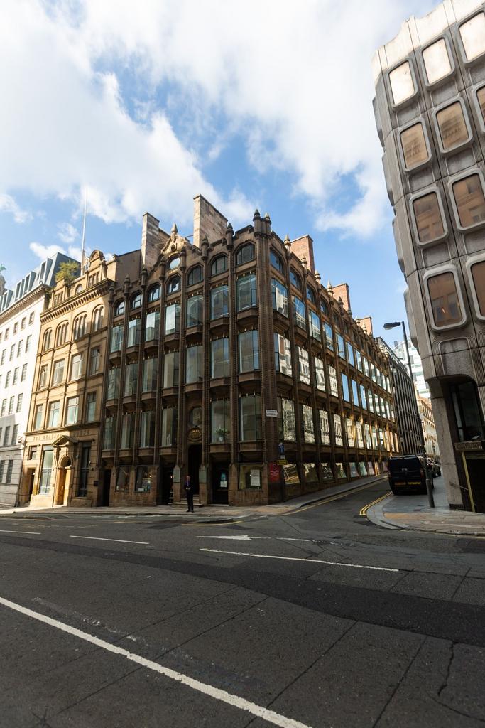 25 Water Street, Liverpool L2 Office to rent - £485 pcm (£112 pw)