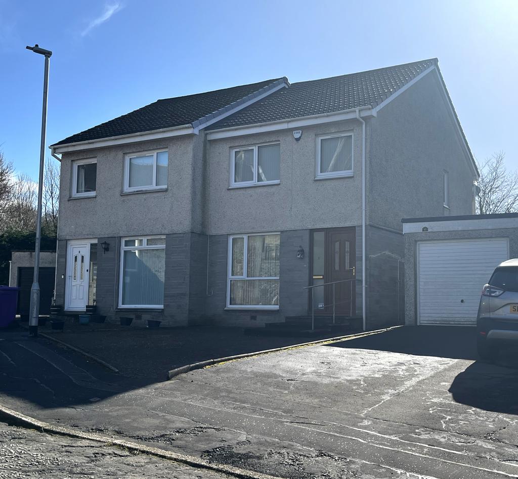 10 Manse Road, WEST KILBRIDE, KA23 9AT 3 bed semi-detached house - £135,000