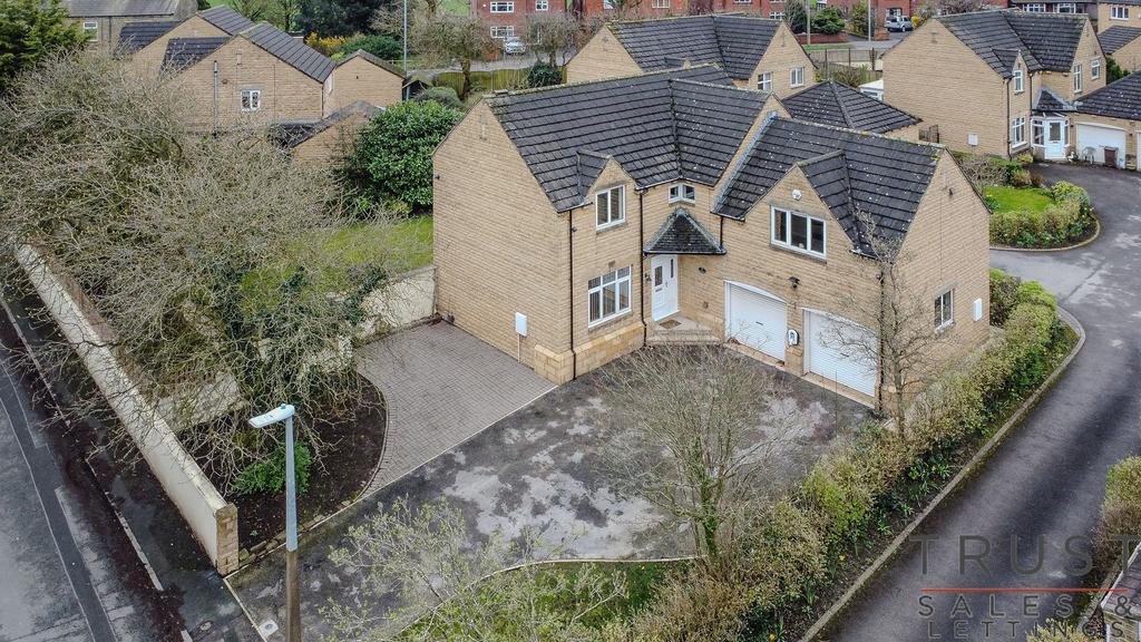 Cleckheaton BD19 5 bed detached house for sale - £485,000