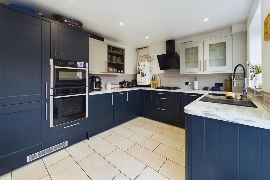 Blackthorn Close, Thetford 3 bed semi-detached house - £240,000