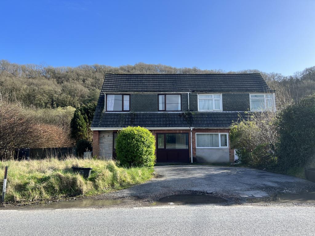 Pentre Llyn, Aberystwyth SY23 3 bed semi-detached house - £199,950