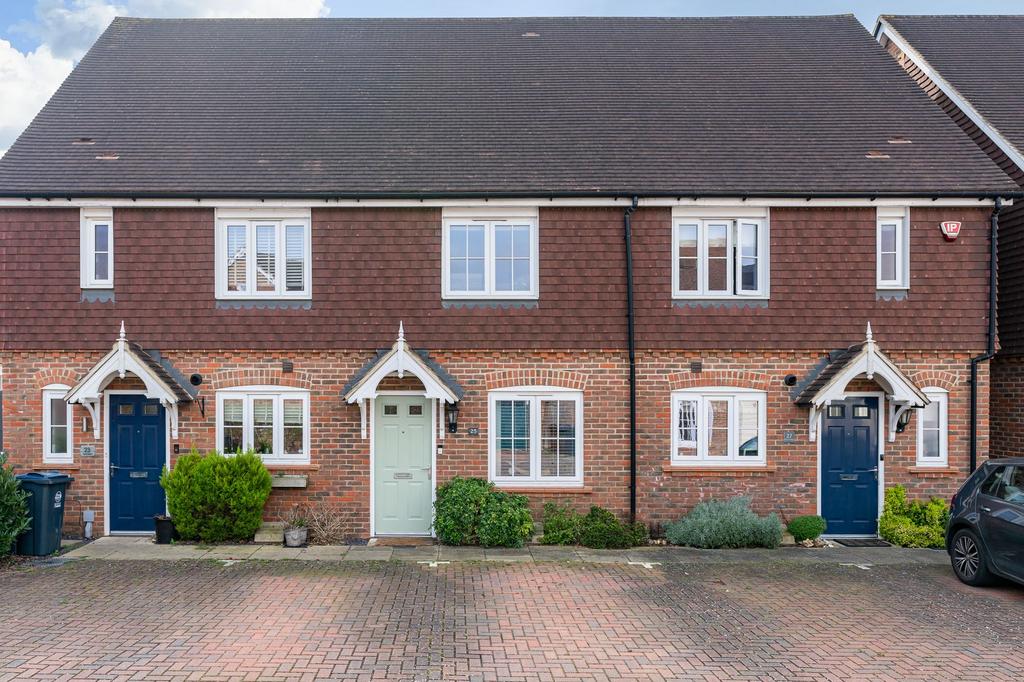 Farm Close, Ware SG12 2 bed terraced house - £390,000