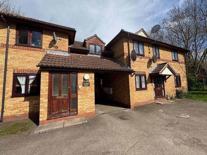 138 Booth Road, London 2 bed flat - £280,000