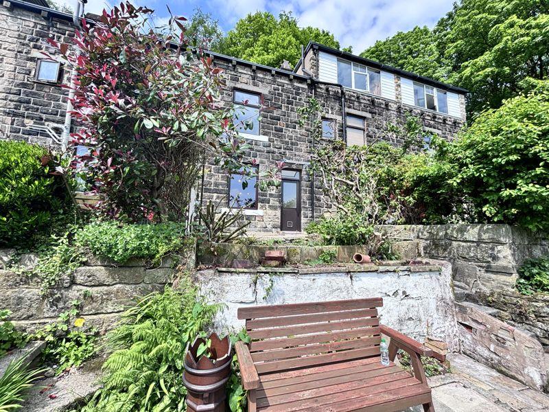 Knotts Road, Todmorden OL14 2 bed terraced house - £175,000