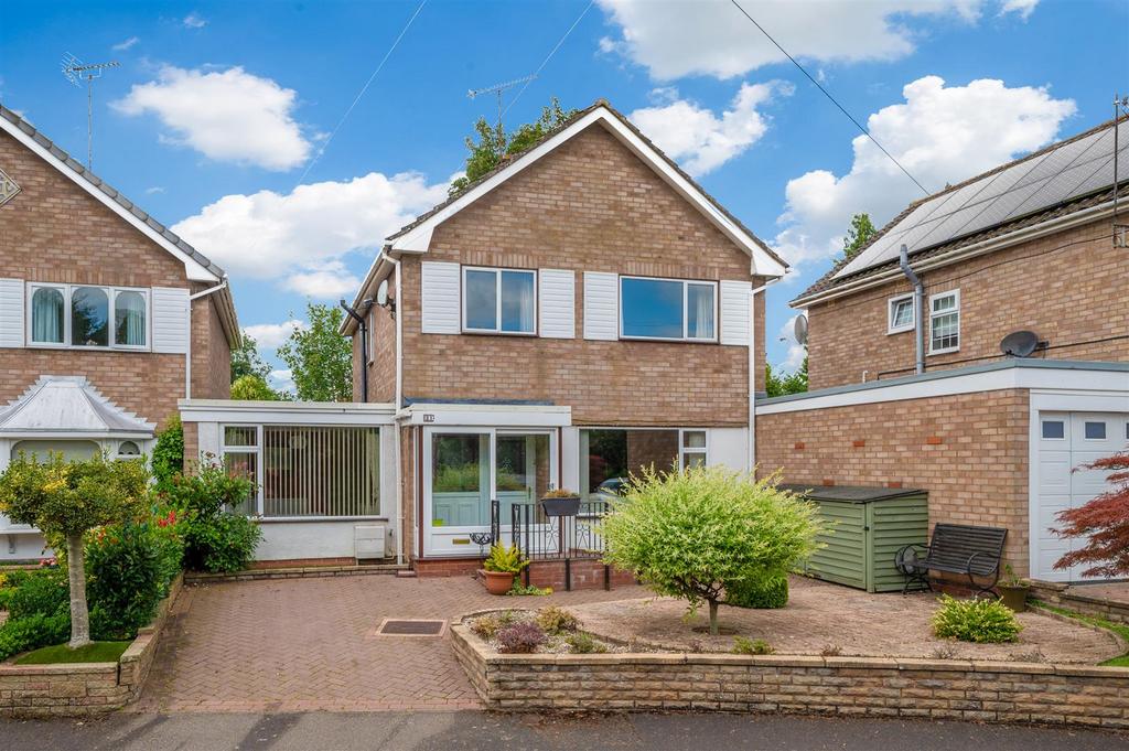 Ropewalk, Alcester B49 4 bed link detached house - £425,000