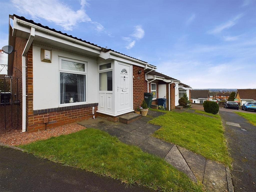 Highfield Court, Gateshead NE10 2 bed semi-detached bungalow - £150,000