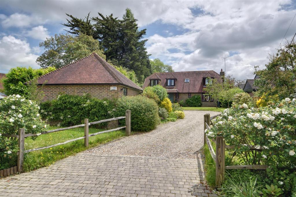 Mill Corner, Northiam 4 bed detached house - £765,000