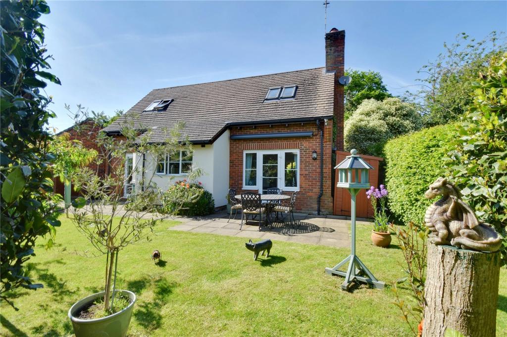 Sheepcot Drive, Hertfordshire WD25 3 bed bungalow - £600,000