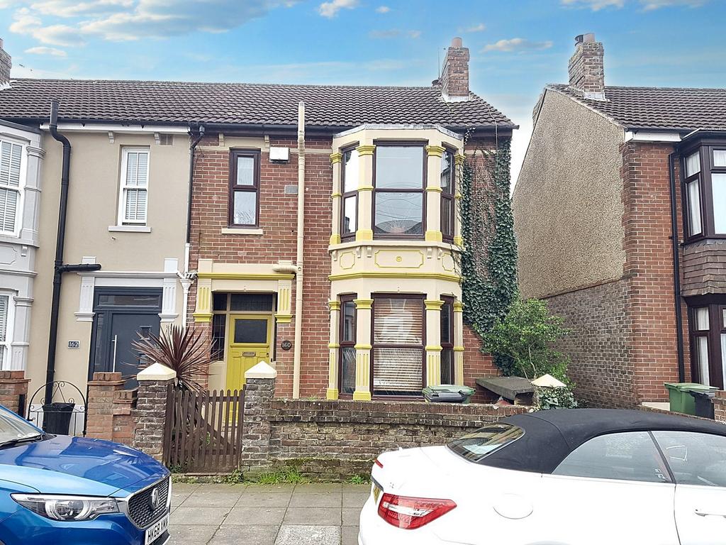 Stride Avenue, Portsmouth, PO3 2 bed end of terrace house - £270,000