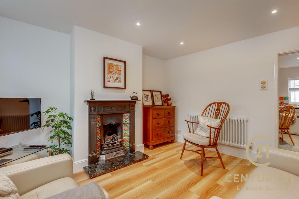 York Cottages, Gateacre, Liverpool L25 2 bed cottage for sale - £189,950