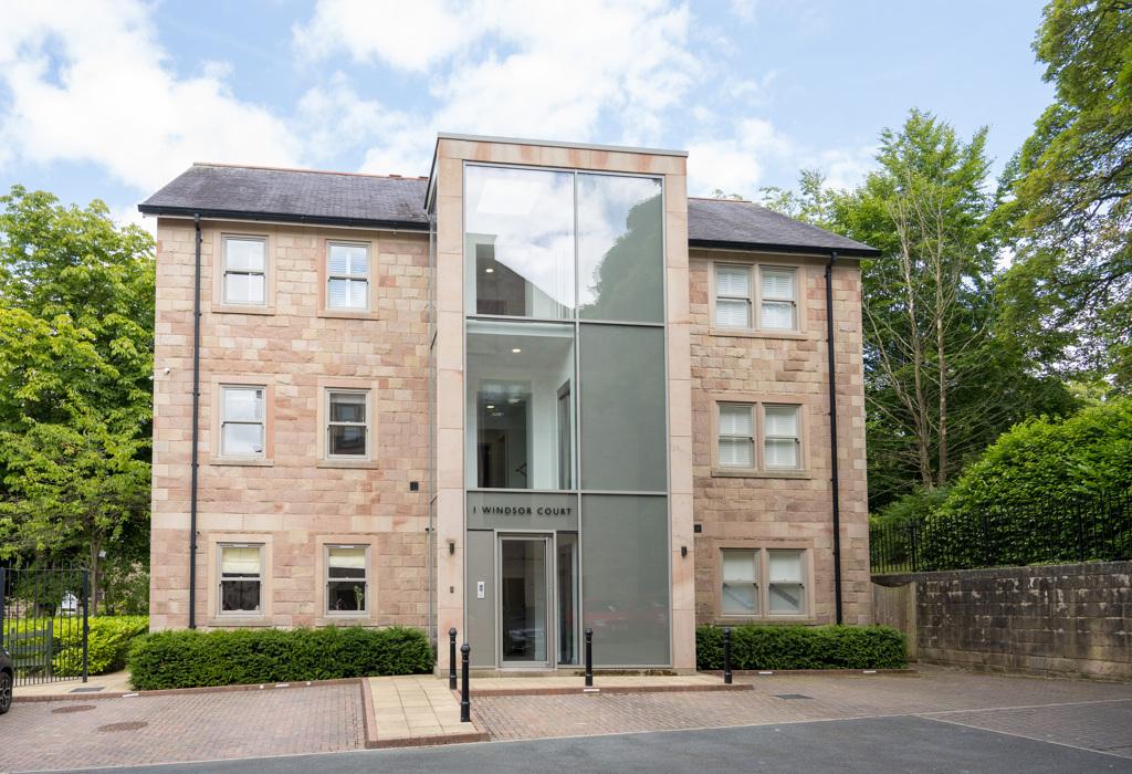 Windsor Court Clarence Drive, Harrogate 2 bed flat - £350,000