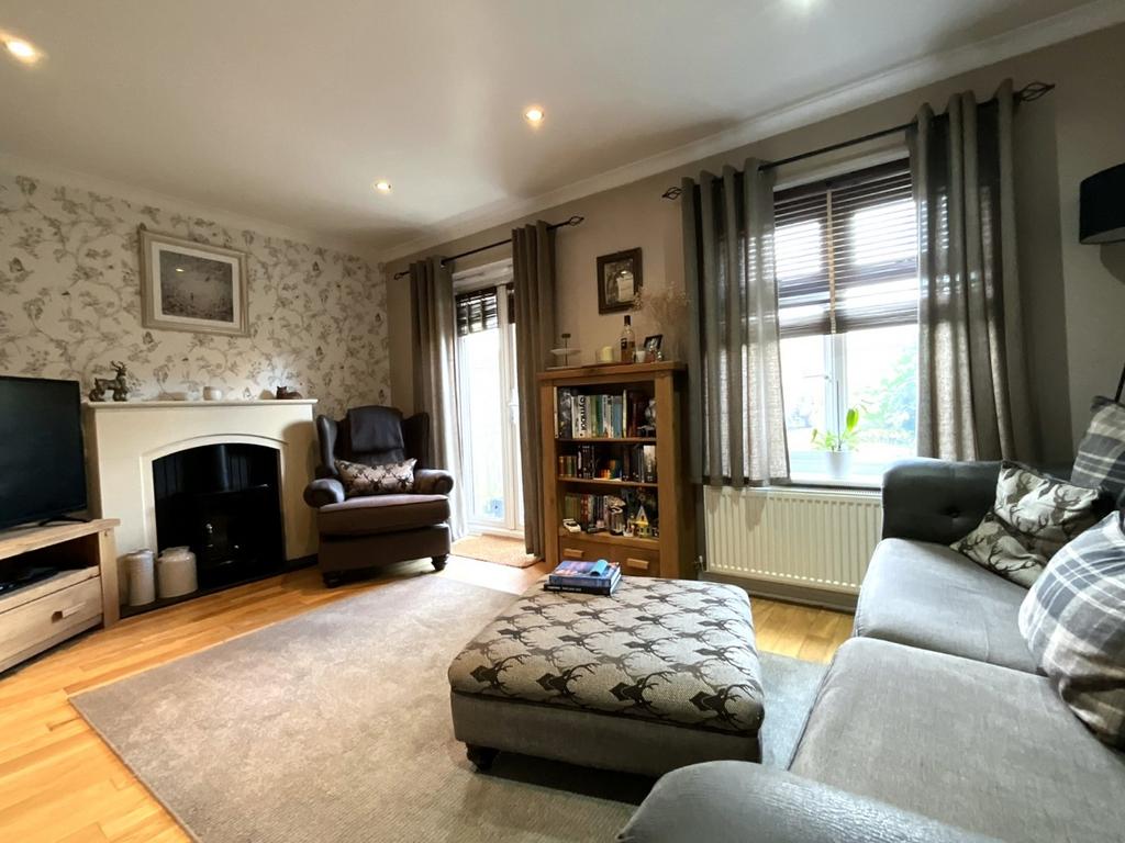 Grange Road, Jarrow, Tyne and Wear, NE32 3 bed townhouse - £155,000