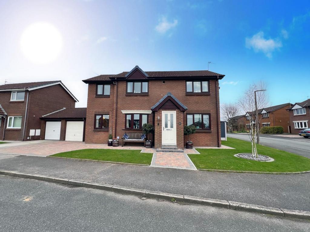 Hillside Drive, Stalmine FY6 3 bed detached house - £300,000