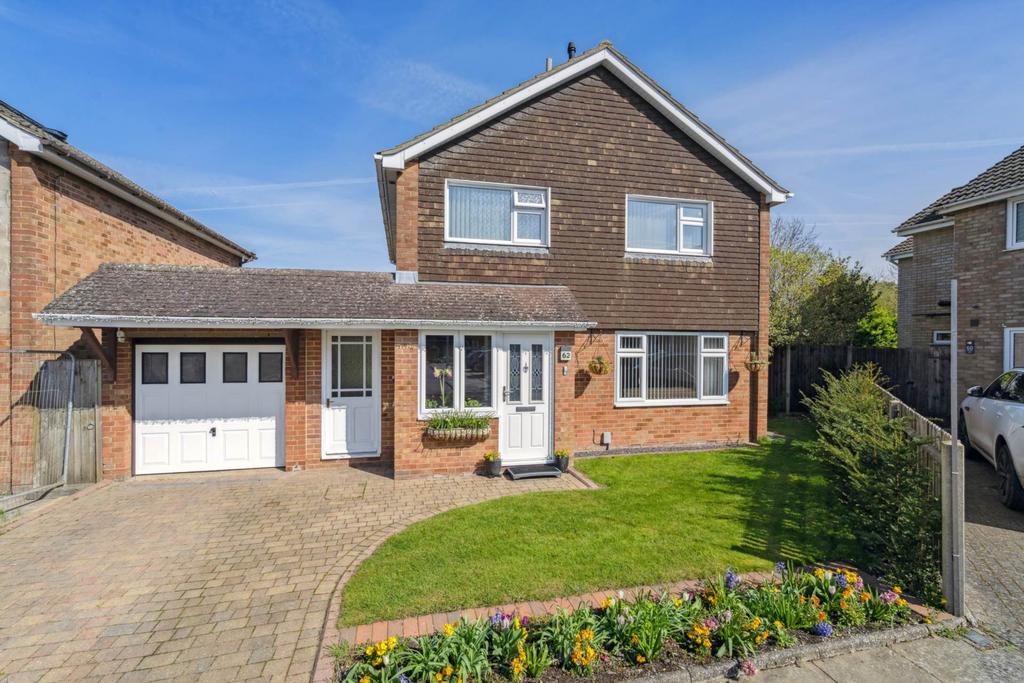 Coombe Drive, Dunstable 3 bed detached house for sale - £600,000