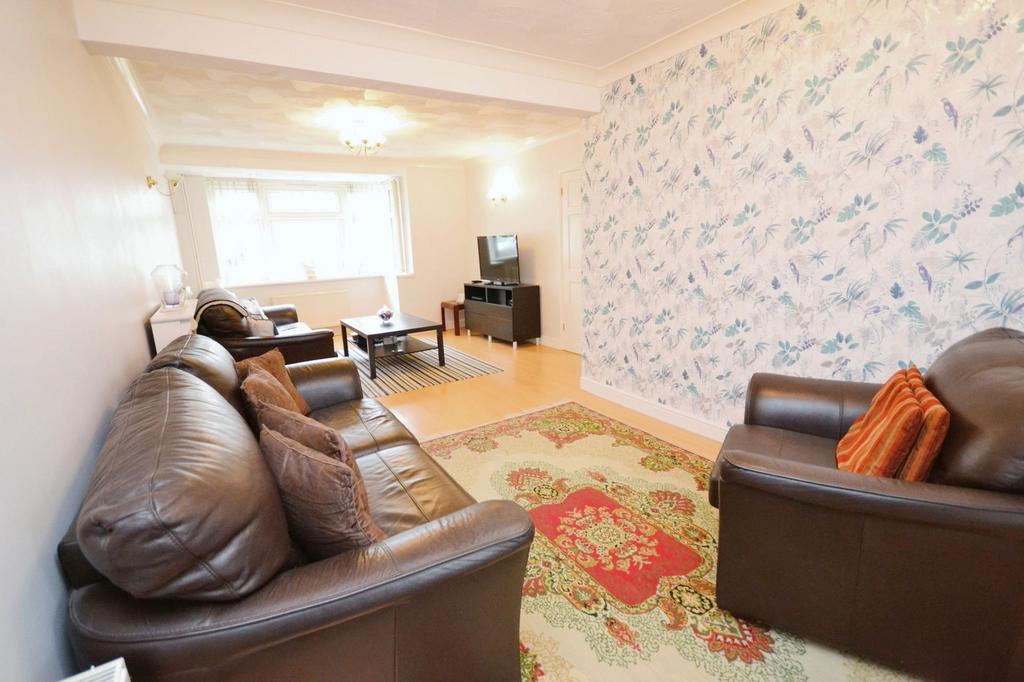 Old Jenkins Close, Stanford-Le-Hope... 3 bed semi-detached house for ...