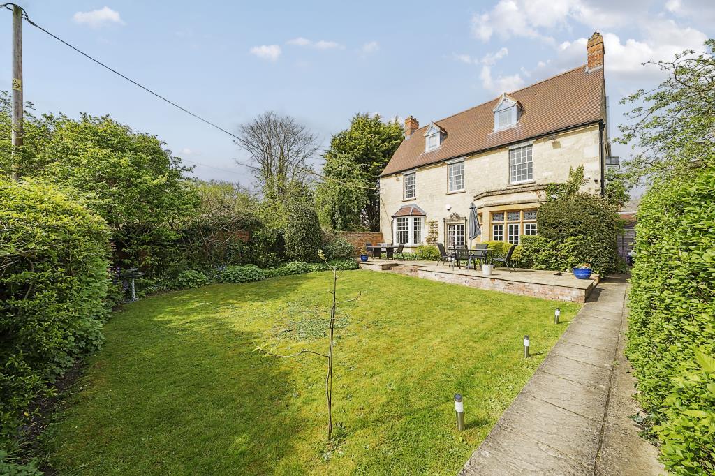 Church Road, Wheatley, OX33 3 bed detached house - £2,500 pcm (£577 pw)