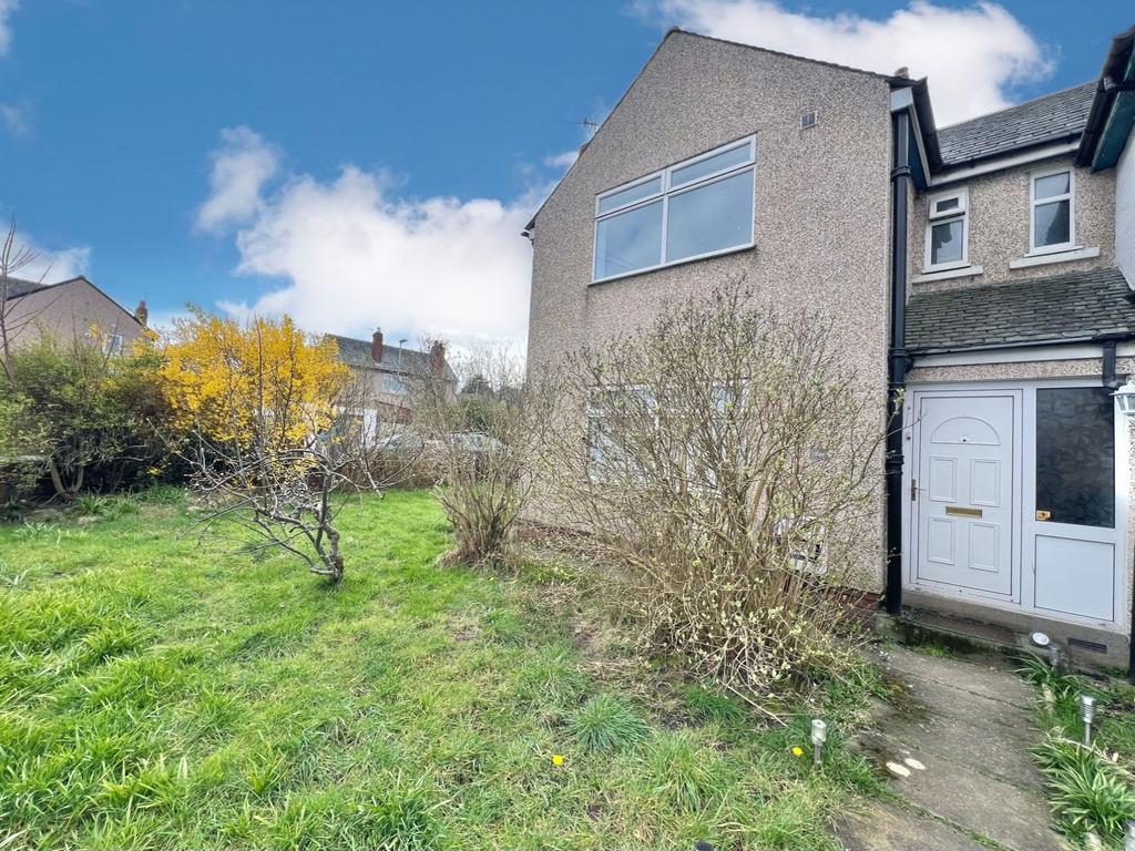 Prescot Place, Thornton FY5 3 bed end of terrace house - £130,000