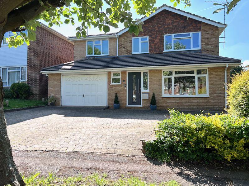 West Down Bookham 4 bed detached house - £849,950