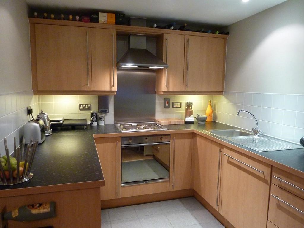 VELOCITY WEST, 5 CITY WALK, LEEDS, LS11 2 bed flat - £189,000