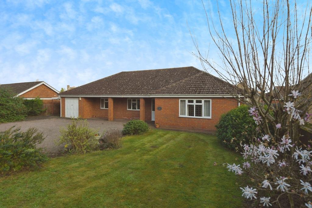 Main Road, Friday Bridge, Wisbech... 3 bed detached bungalow for sale ...