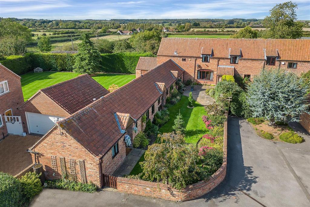 Old Moat Court, Kinoulton, Nottingham 5 bed barn conversion for sale ...