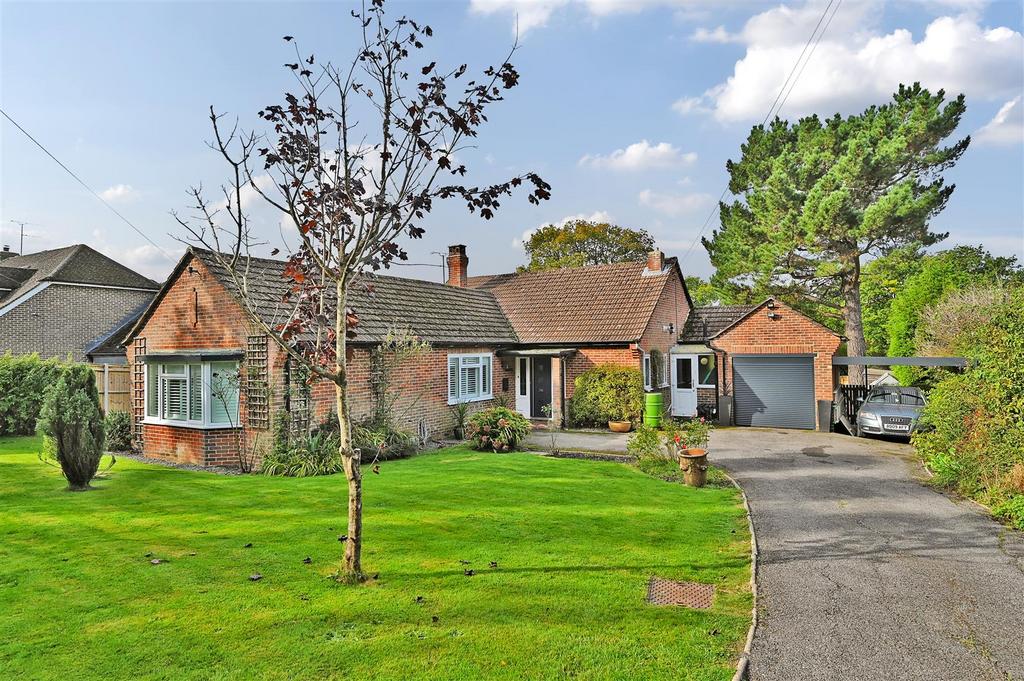 Shoreham Road, Small Dole, Henfield 3 bed detached bungalow for sale ...