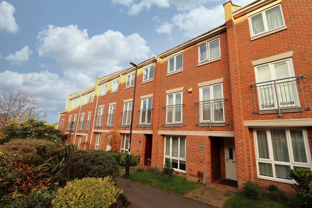 Carroll Crescent, Coventry CV2 4 bed terraced house - £265,000