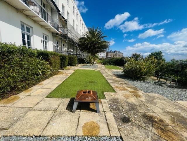St Augustines Road, Ramsgate CT11 2 bed flat - £1,000 pcm (£231 pw)