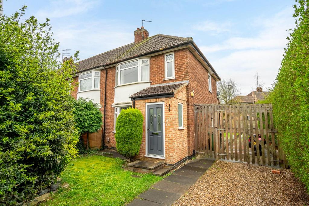 Hamilton Drive East, York 3 bed end of terrace house - £340,000