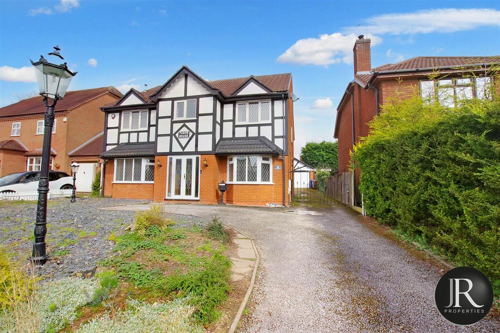 Chaseley Croft, Shoal Hill WS11 4 bed detached house - £515,000