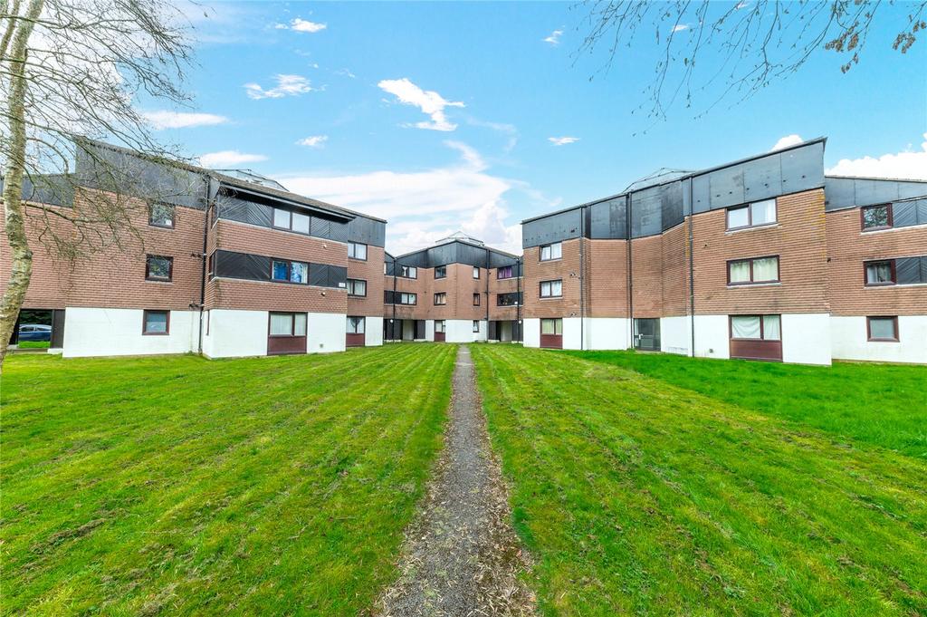 Camelot Court, Ifield, CRAWLEY, West... Studio - £110,000